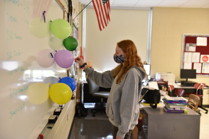 Balloon-popping activity helps students with accounting lessons - Great ...