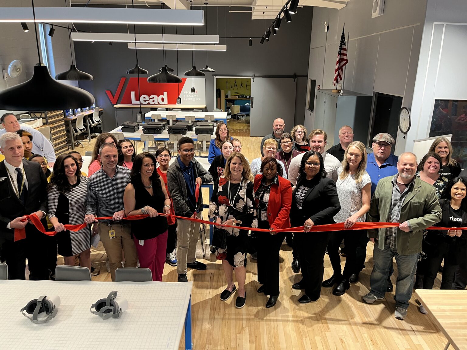 Middle school unveils Verizon Innovative Learning Lab - Great PA Schools